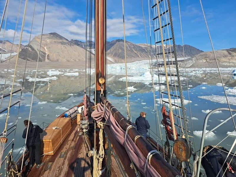Longyearbyen: 10-Day Spitsbergen Cruise on Havella Boat