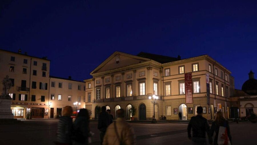 Lucca by Night: A Magical Experience (English) - An In-Depth Look at Lucca by Night