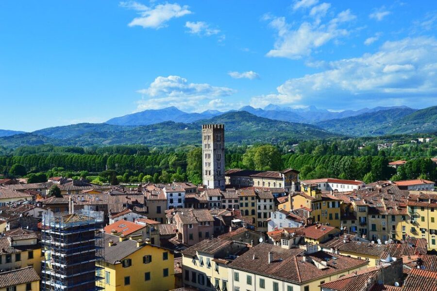 Lucca: City Highlights Walking Tour