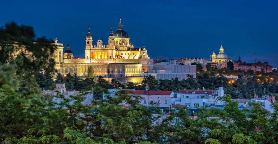 Madrid: City Highlights Guided Walking Tour