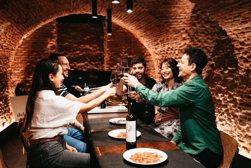 Madrid: Guided Tapas and Wine Tour with Rooftop Views