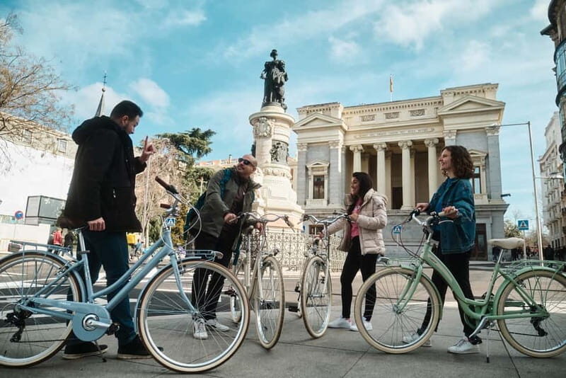 Madrid: Highlights Guided Vintage Bike Tour and Tapas Option