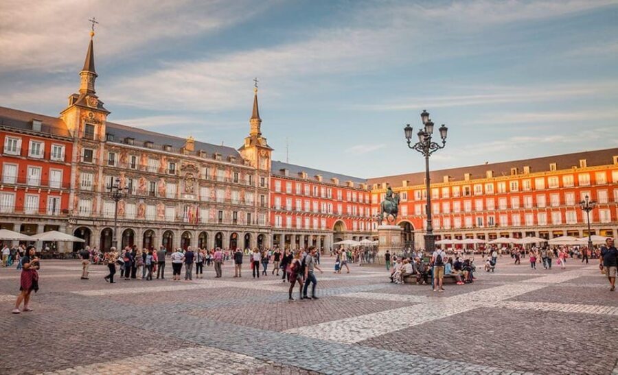 Madrid: Private 2-Hour City Highlights Tour with Local - A Deep Dive into the Itinerary