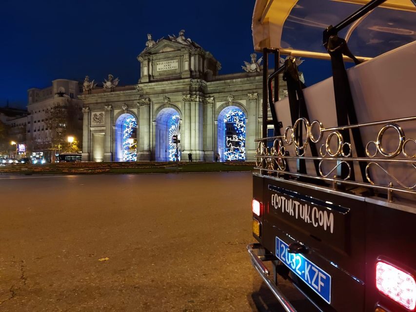 Madrid: Private Christmas Lights Tour by Eco Tuk-Tuk