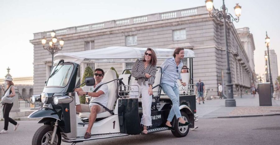 Madrid: Private City Tour by Eco Tuk Tuk