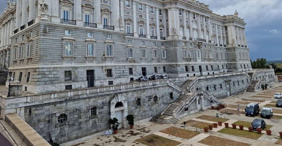 Madrid Private tour: Royal Palace & Cathedral & Old city - Why This Tour Offers Great Value