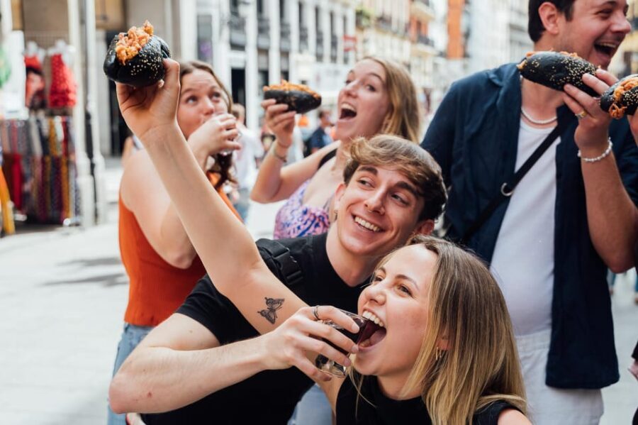Madrid: Tapas Food Tour with Drinks and Food