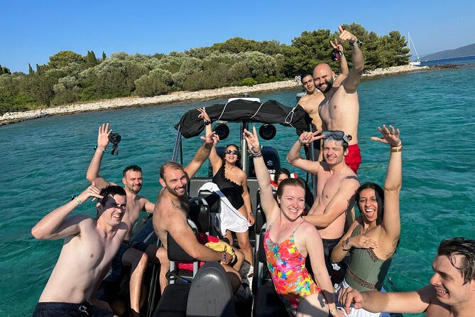 Magic Blue lagoon & 3 islands tour, water & wine included - Key Points