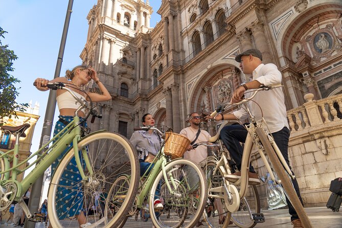 Málaga City Highlights Guided Vintage Bike Tour - Introduction