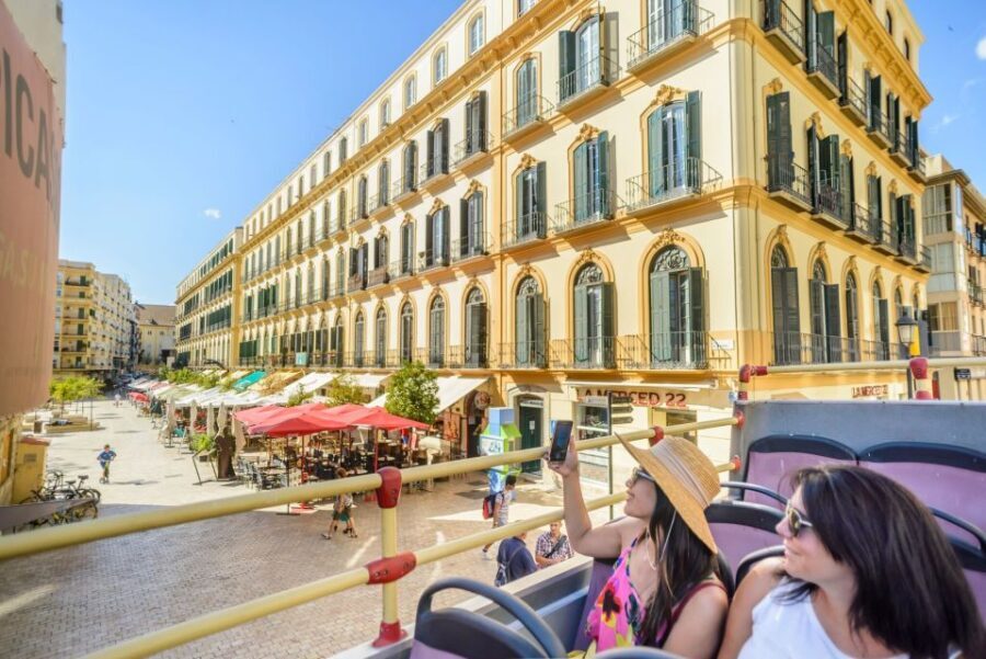 Malaga: City Sightseeing Hop-On Hop-Off Bus Tour