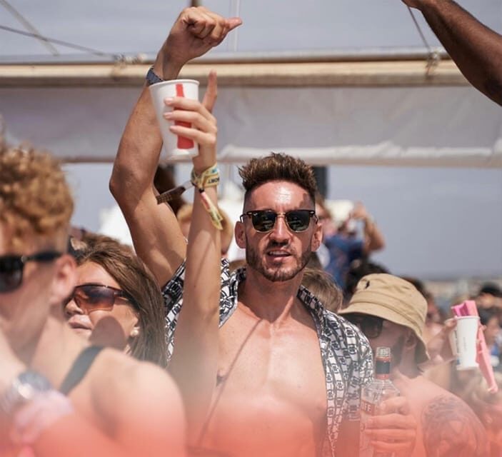 Mallorca: Boat Party with Live DJs, Lunch, & Nightclub Entry