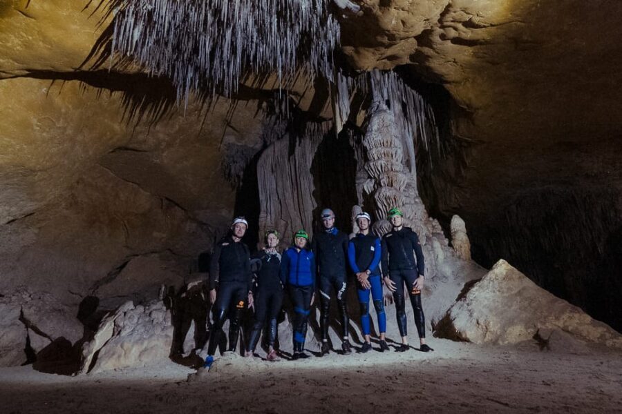 Mallorca: Cala Romántica Cliff Hike and Sea Cave Tour