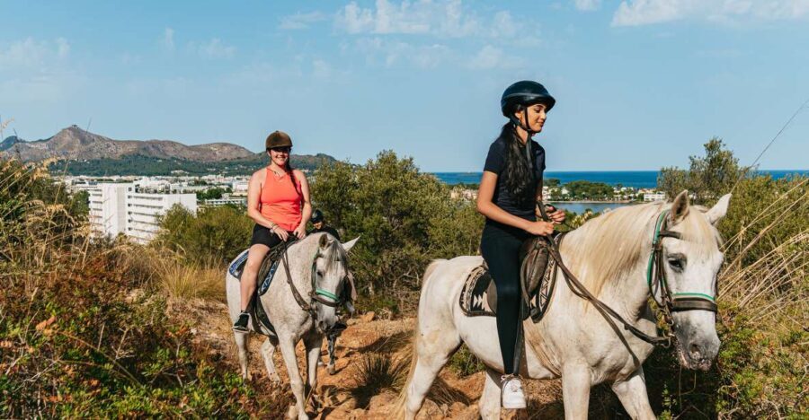 Mallorca: Horseback Riding Experience with Food Options