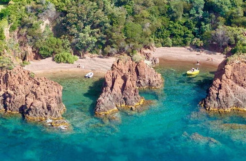 Mandelieu: Visit and aperitif by private boat - The Experience in a Nutshell