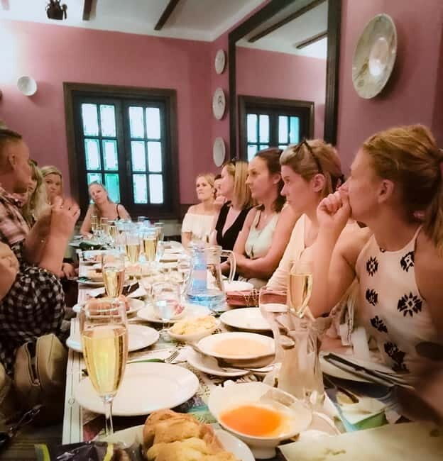 Marbella: Hidden Taverns, Tapas & Wine in the Old Town