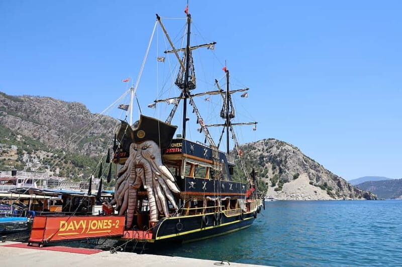 Marmaris: Pirate Boat Trip with Meal, Drinks and Transfer