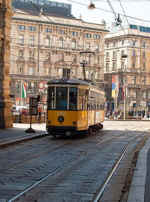 Milan: Walking tour of the historic center