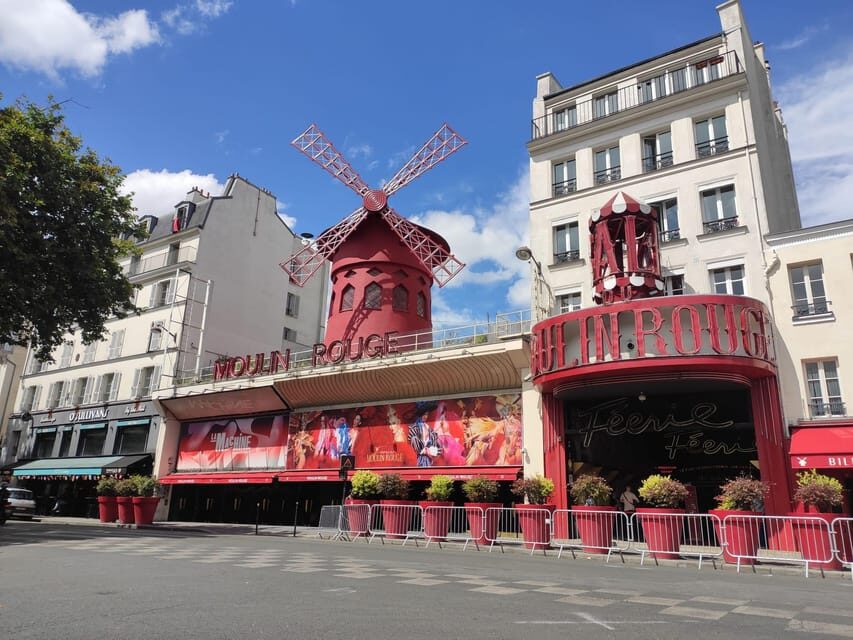 Montmartre Walking Tour with a Local Guide