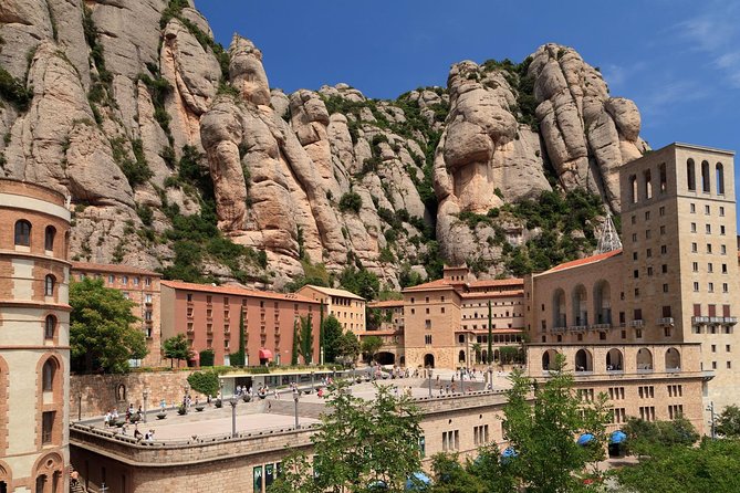 Montserrat Monastery and Sagrada Familia Tour with Liquor Tasting - An In-Depth Look at the Experience