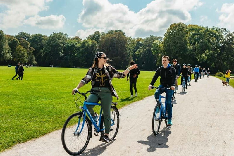 Munich: Classic Guided City Tour by Bike (English Tour Only)