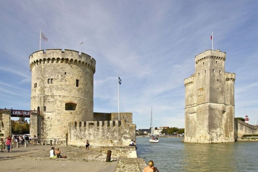 Nantes: Private custom tour with a local guide
