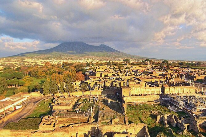 Naples transfer to Pompeii guided tour and Back - Discovering Pompeii from Naples: A Practical and Engaging Tour Experience