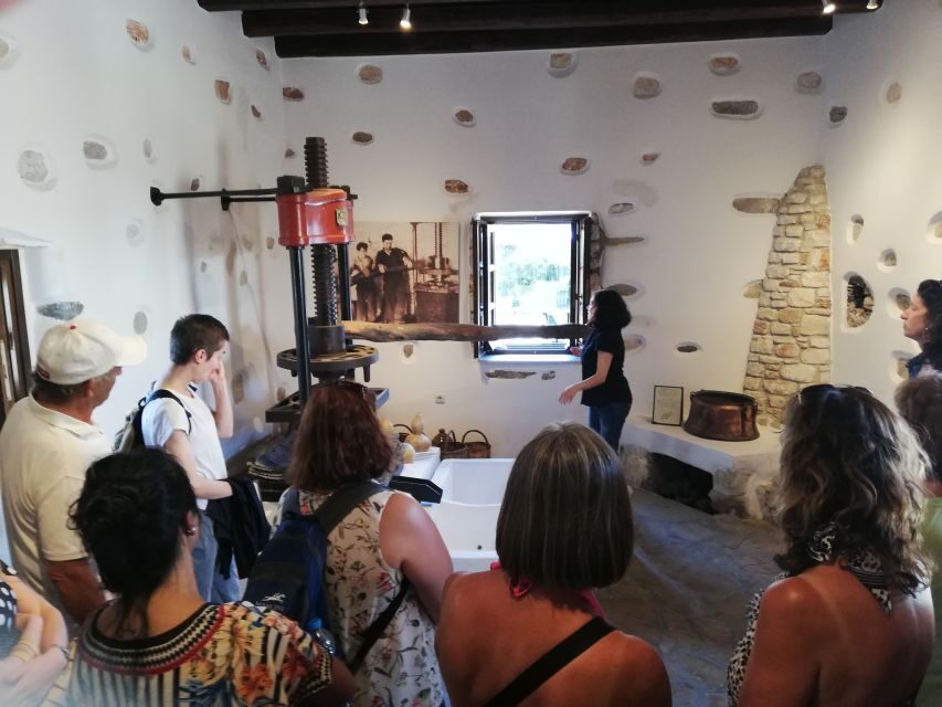 Naxos Island: Full-Day Historical Bus Tour