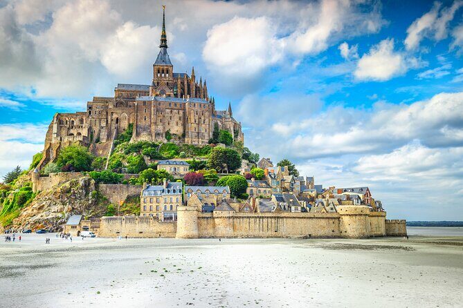 Normandy to Mont-Saint-Michel: Private Tour up to 8 pax per group