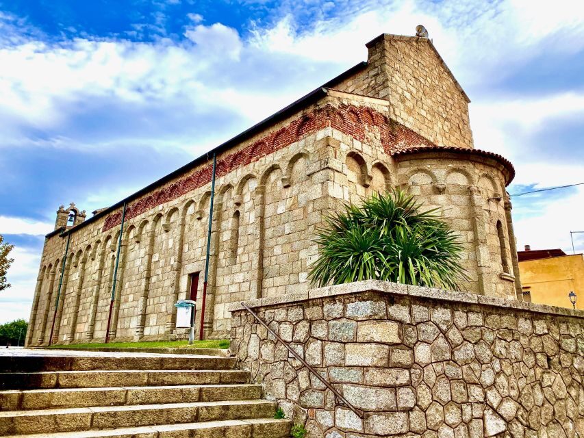 Olbia: Exclusive Guided City Tour in Tuk-Tuk