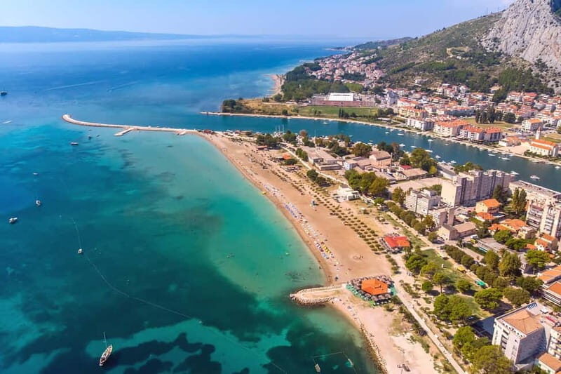 Omi: Beach & Fort Private Tour- ideal for cruise guests