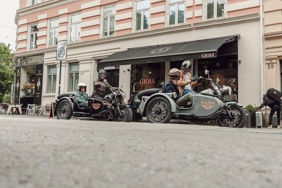 Oslo: 2-Hour Retro Motorcycle Sidecar City Tour