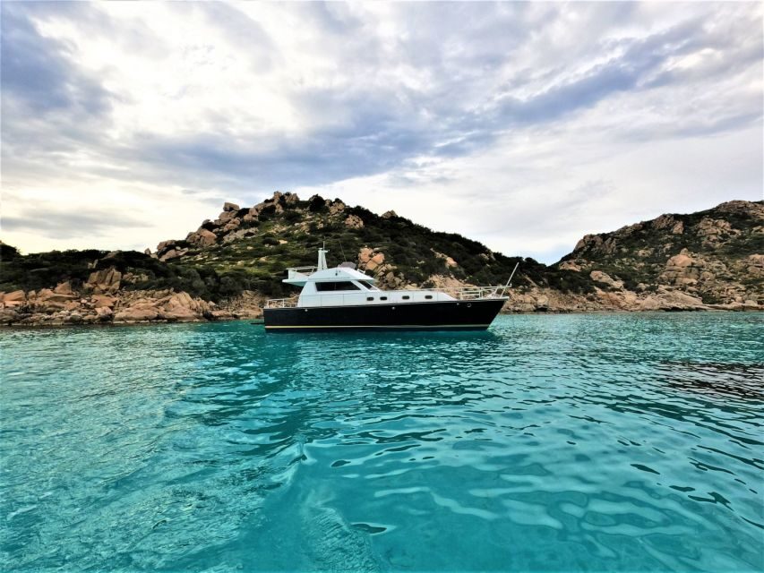 Palau: La Maddalena Archipelago Motorboat Tour with Lunch