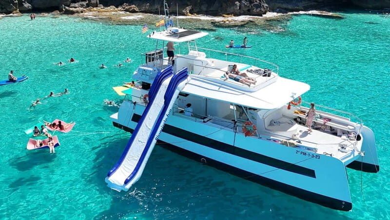 Palma: Deluxe Catamaran with Snacks, Drink, SUP & Snorkeling