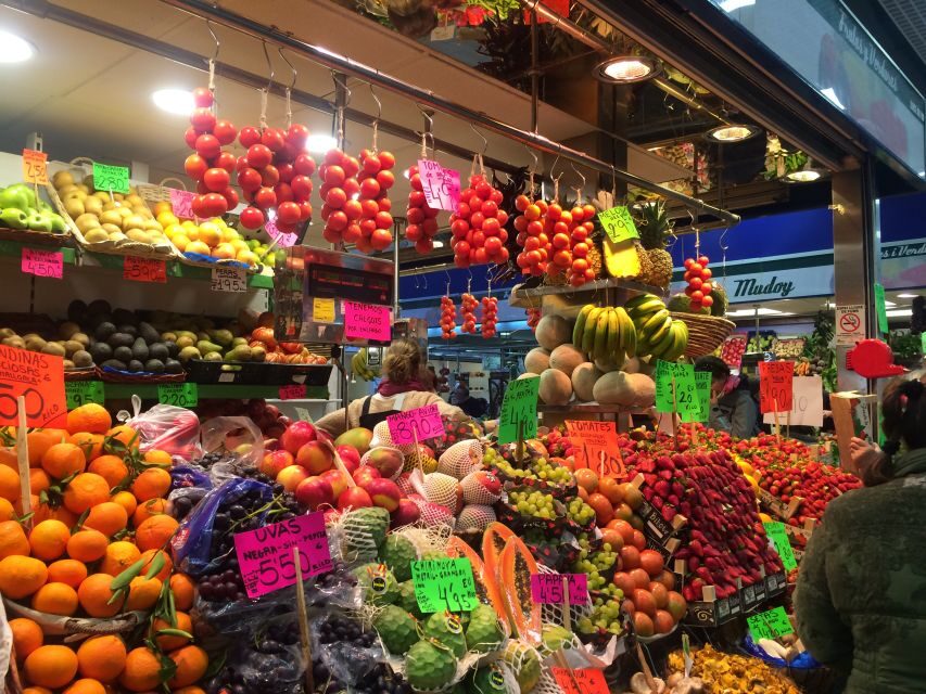 Palma: Walking Tour with Mediterranean Delicacies