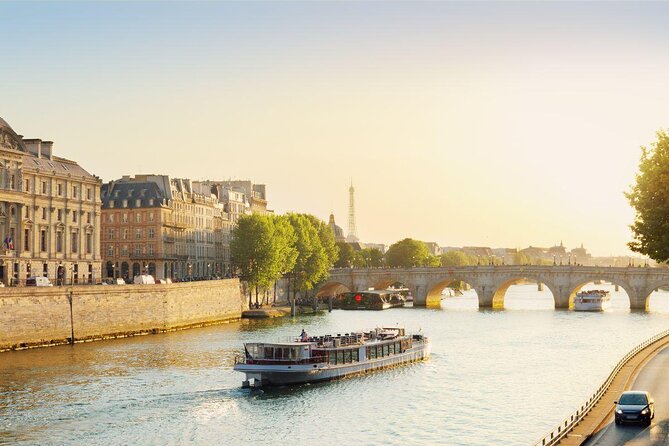 Paris Bastille Day Seine River Dinner Cruise by Bateaux Mouches - Key Points
