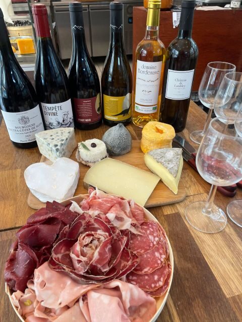 Paris: Cheese and Wine Tasting Experience in Montmartre