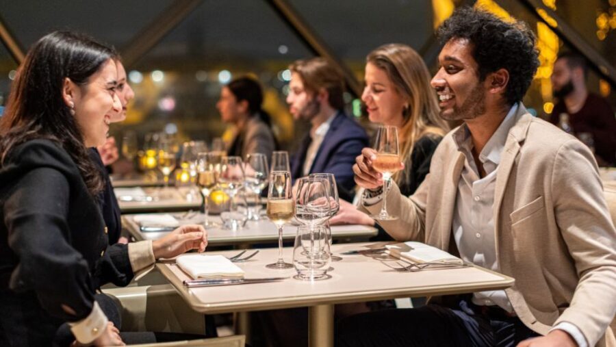 Paris: Elegant Dinner with Drinks in the Eiffel Tower