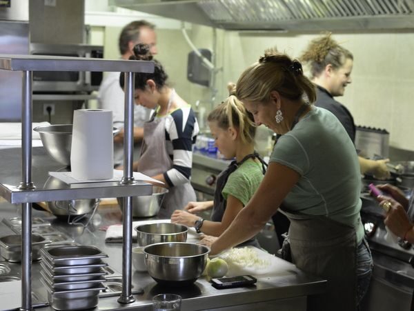 Paris: Full-Day Cooking Class, Market Tour and Lunch