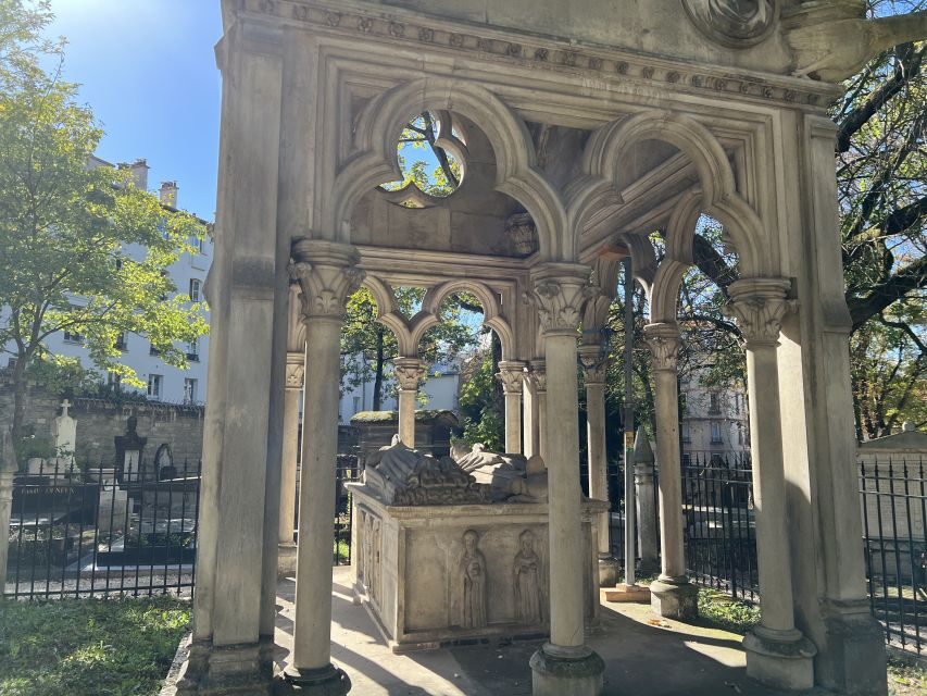 Paris: Haunted Père Lachaise Cemetery Guided Tour - Who Will Love This Tour?