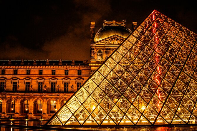 Paris: Night at the Louvre 6-people Max Guided Experience - Key Points