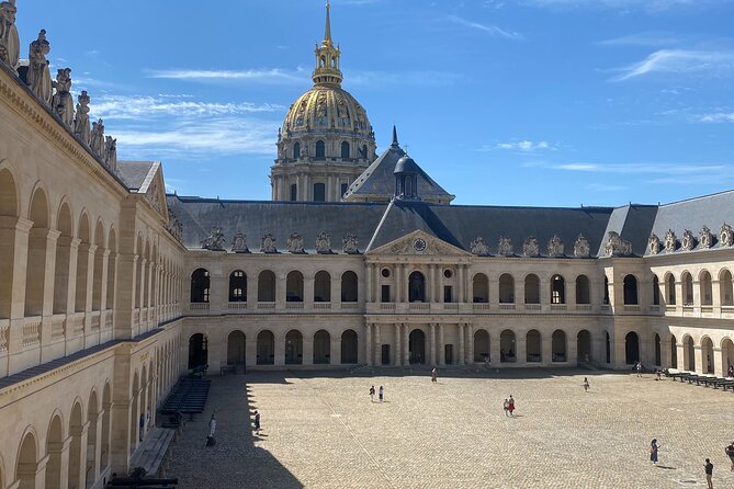 Paris : Walking Tour by a Native - Notre Dame Cathedral: A Gothic Marvel