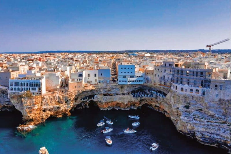 Polignano a Mare: Boat Tour with Aperitif and Snorkeling