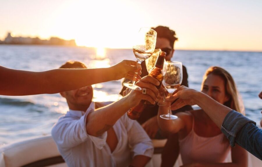 Polignano a Mare: Catamaran Tour with Aperitif & Local Food