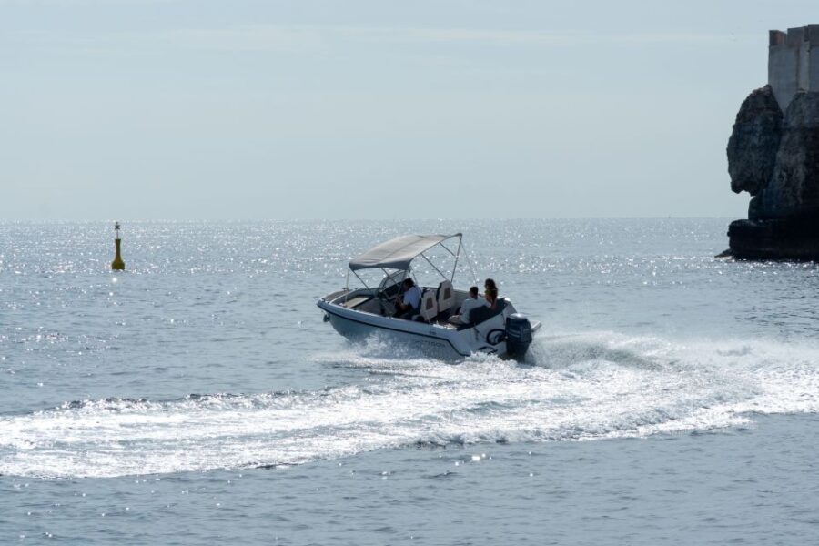 Polignano a Mare Caves and Grottos Tour by Boat with Spritz