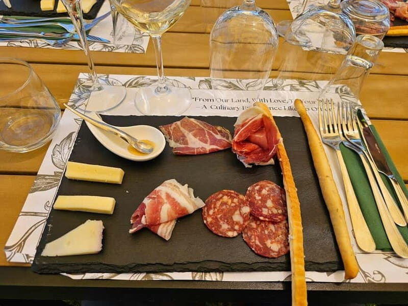 Pompeii Tour & Lunch with Wine Tasting Experience