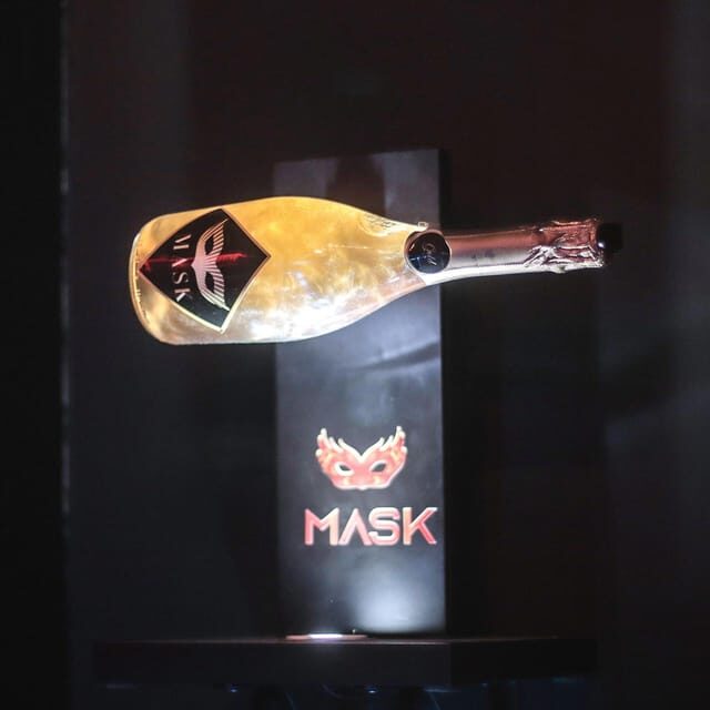 Porto: Cabaret & Pole Shows, offer a Glass of Champagne - Who Will Love This?