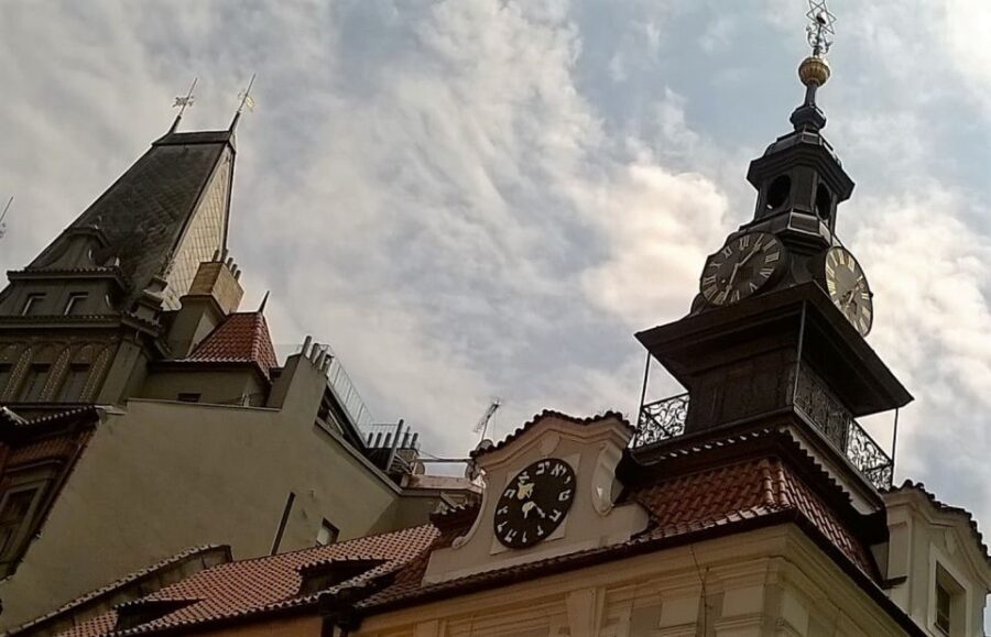 Prague: Old Town and Jewish Quarter Guided Walking Tour