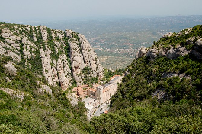 Private Day Trip to Montserrat from Barcelona with a local - The Itinerary: A Closer Look at Expectation and Experience