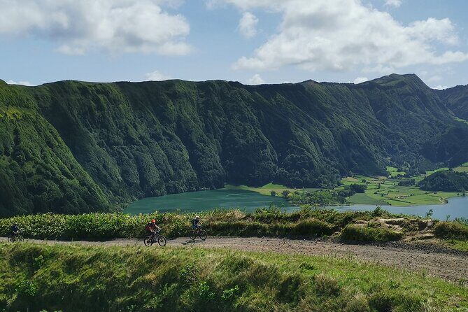 Private E-Bike Tour on Sete Cidades Volcano's Rim with Lake View