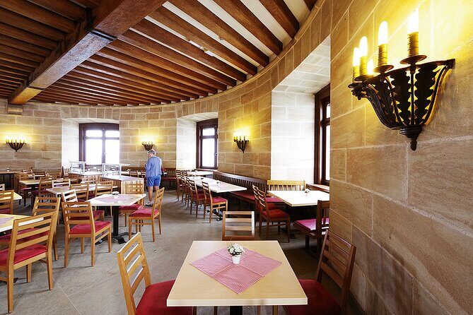 Private Eagles Nest Tour, Skip The Line, WW2 Doku-Center & Lunch